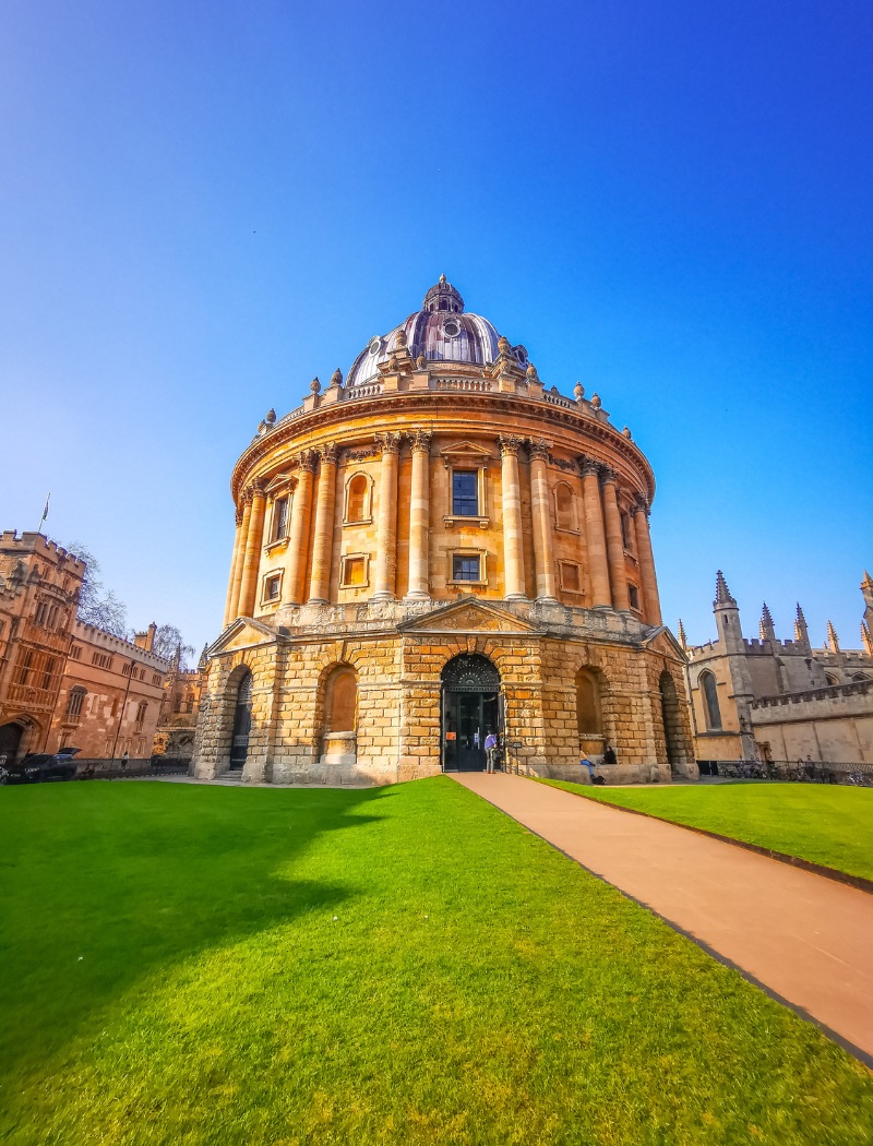 9 Stunning and Unique Libraries in the UK That You Must Visit