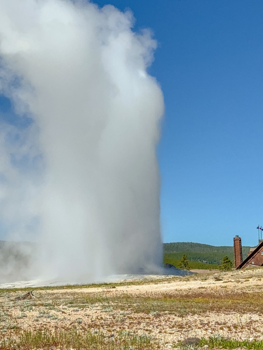 13 Beautiful Places in Yellowstone National Park That You Must See Once ...