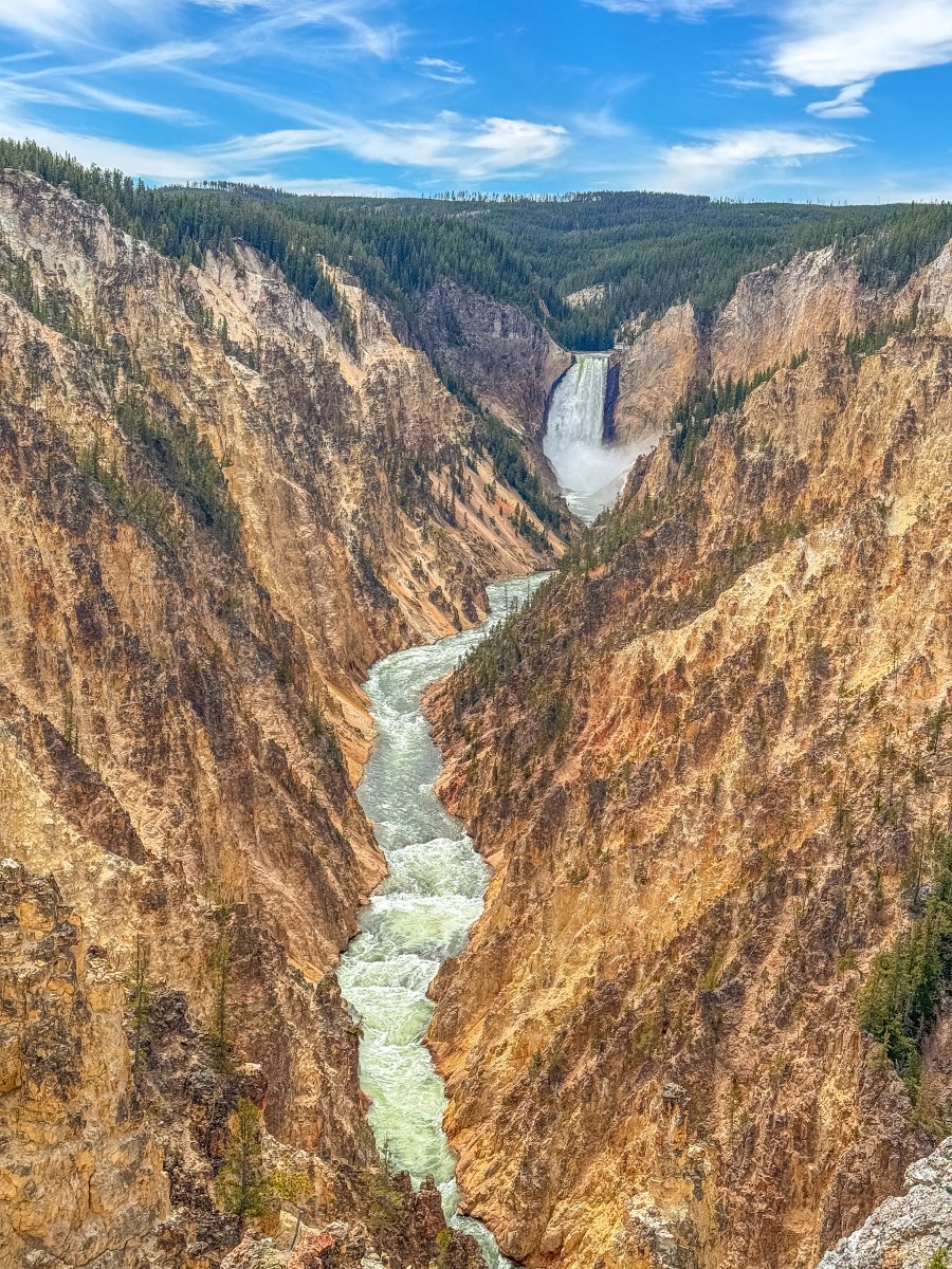 39 Photos of Yellowstone National Park That Will Make You Want To Visit